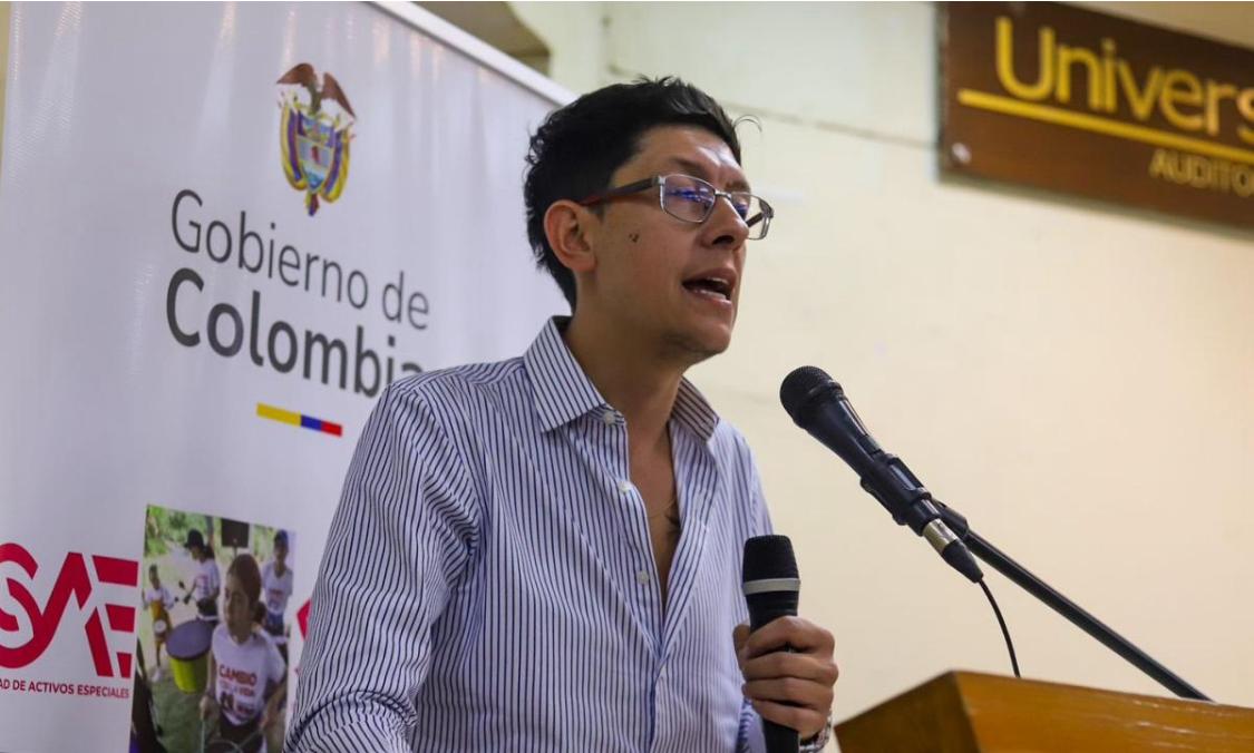 Ordenan 10 días de arresto de nuevo MinEducación, Daniel Rojas ...